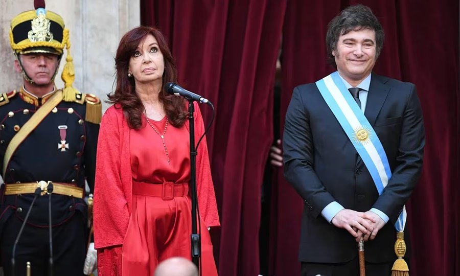 Cristina Kirchner, a Milei: "Mandás a apalear viejos y fusilar a un ...